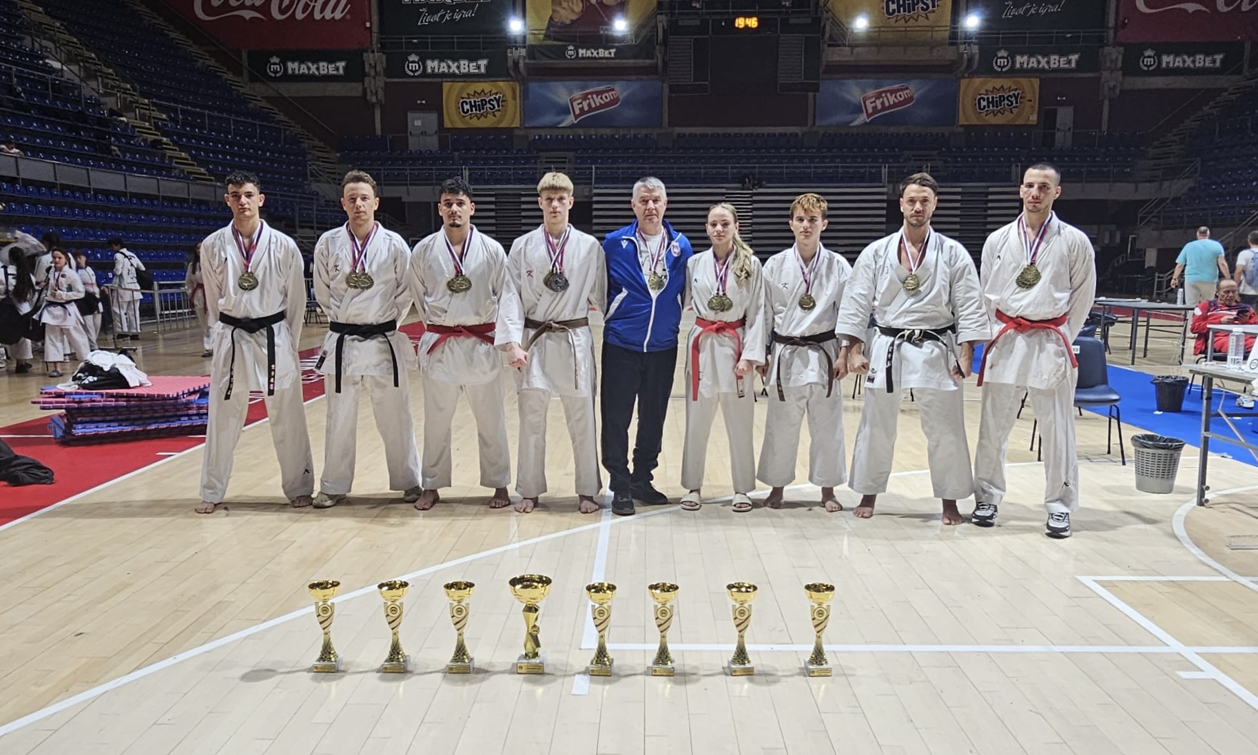 KARATE, Campionatul Mondial de Karate SKDUN | 16 medalii de aur aduse ...